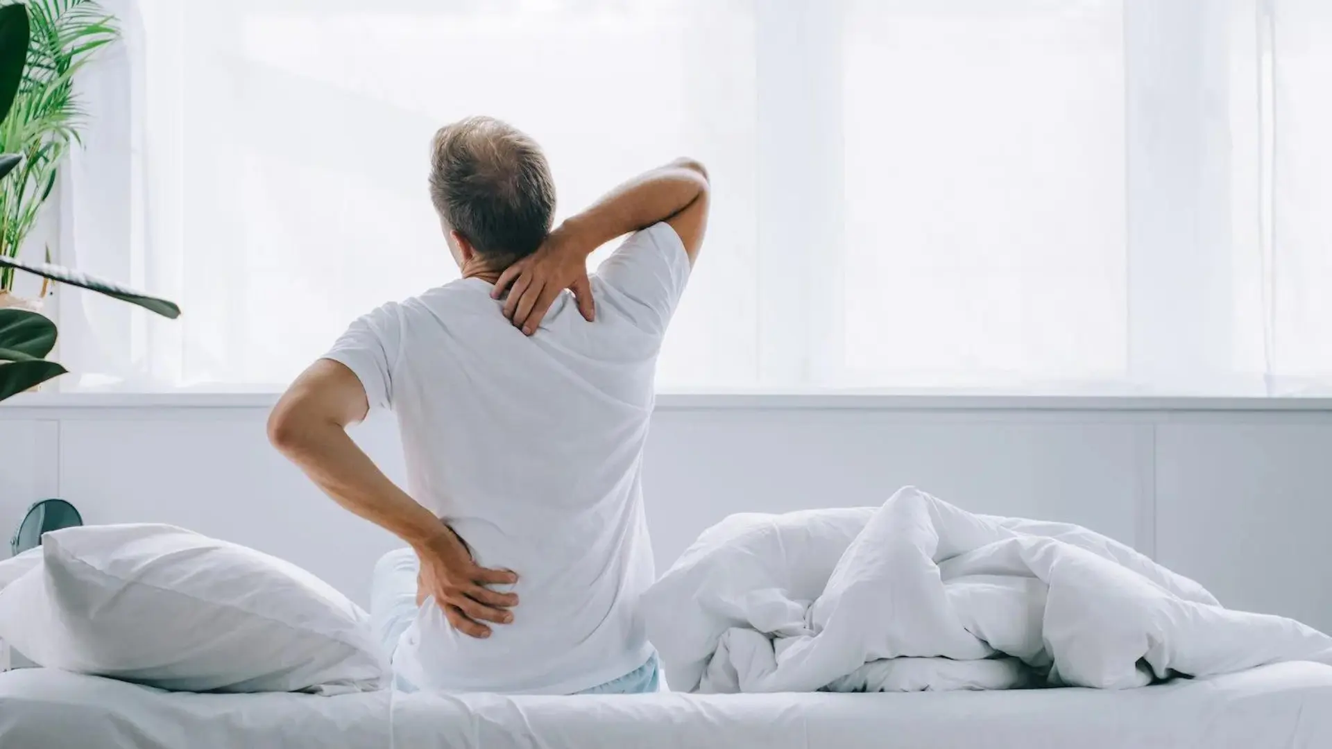 Back Pain and Sleep Connection | Meri Sehat